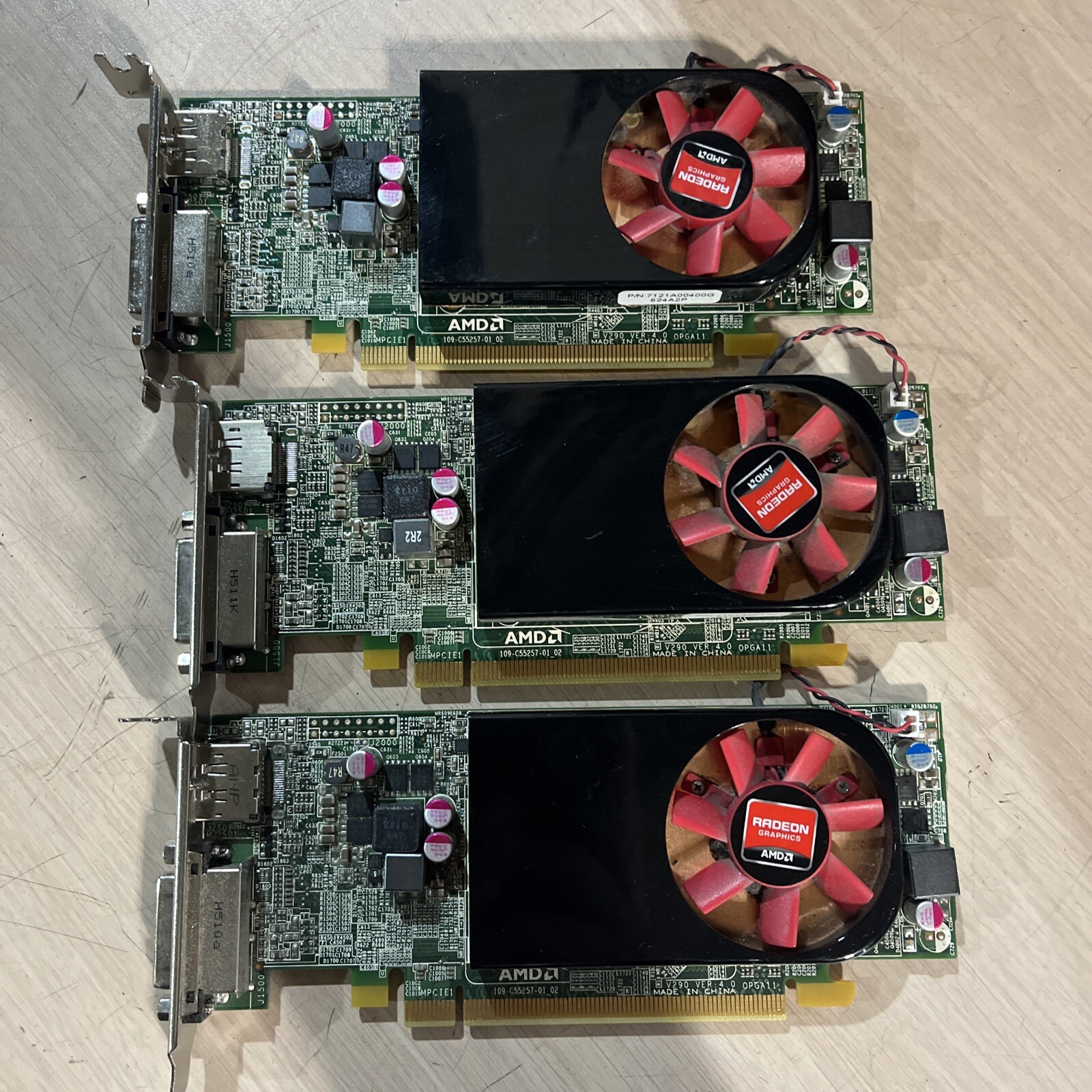 LOT OF 3 AMD RADEON GRAPHICS CARD 2GB 109-C55257-01_02 PRGA11 V290 VER ...