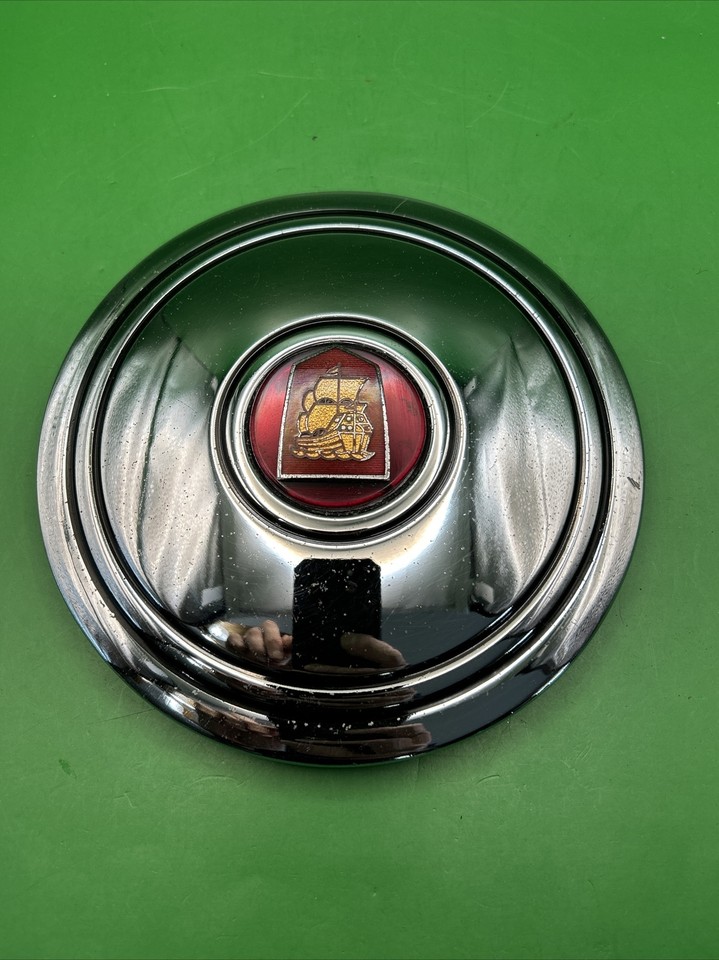 PLYMOUTH Vintage Antique Wire Wheel Hubcaps With Emblems 1931 1932 1933 ...