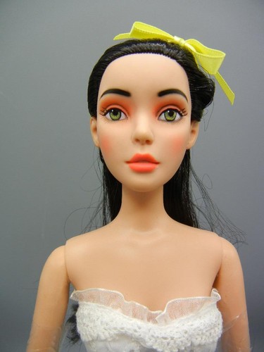 2015 Tonner Doll 16" Wilde Imagination *Simple Little Miette-Raven* | eBay