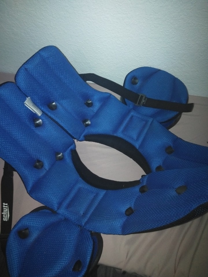 Schutt Full Set Football Gear All Name Brand Worn Once Great Condition ...