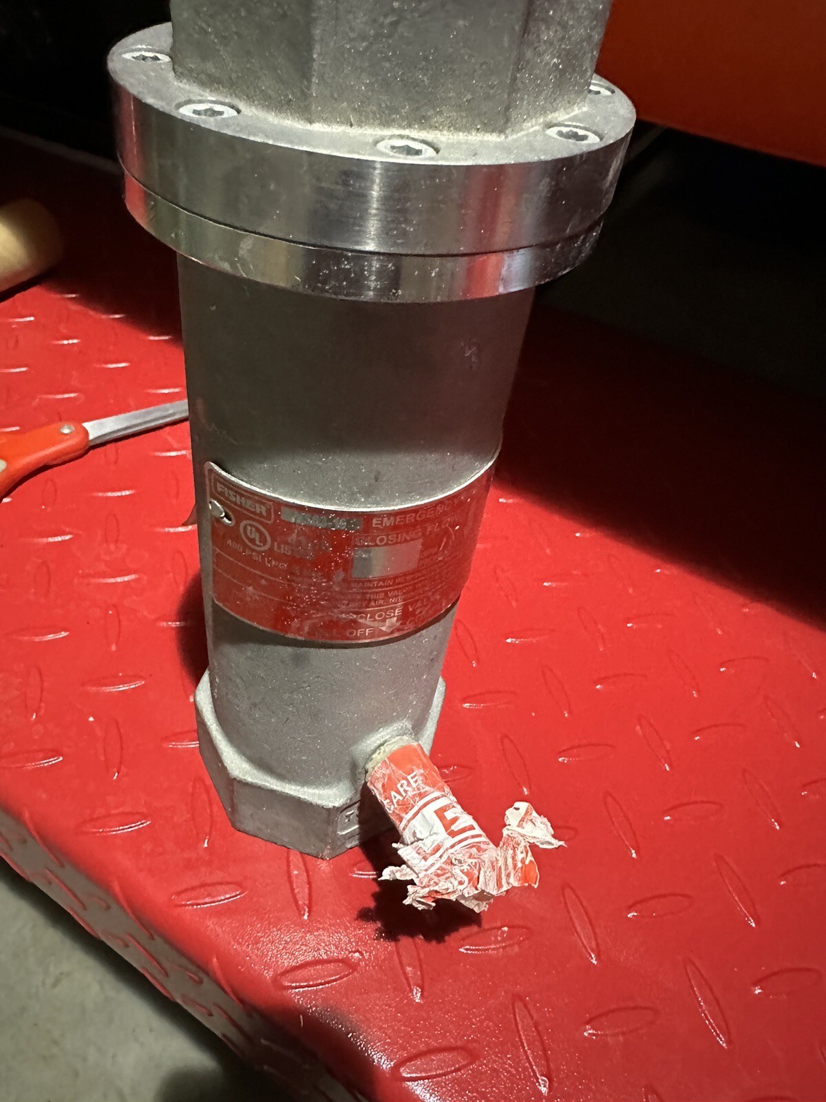 Emerson Fisher Snappy Joe™ N563 Series Railcar Emergency Shutoff Valve ...