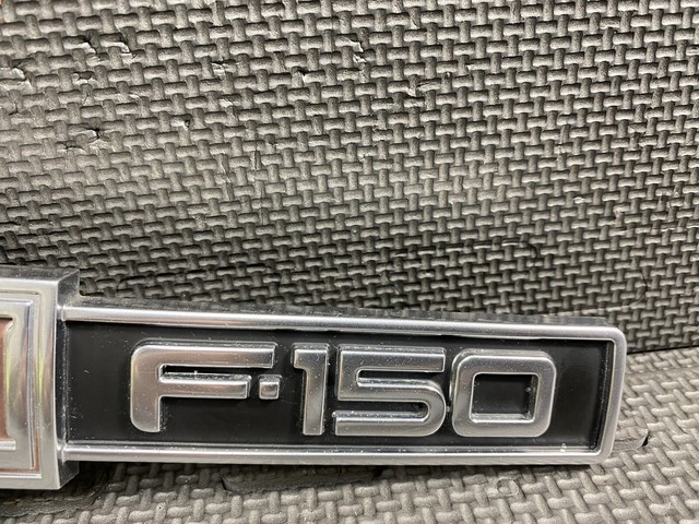 1998 Thru 2003 Ford King Ranch F150 Fender Emblem OEM RH & LH Set for ...