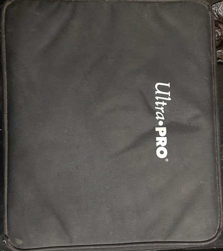 Ultra Pro CCG Carying Case With Plastic Insert W/Spaces For Cards ...