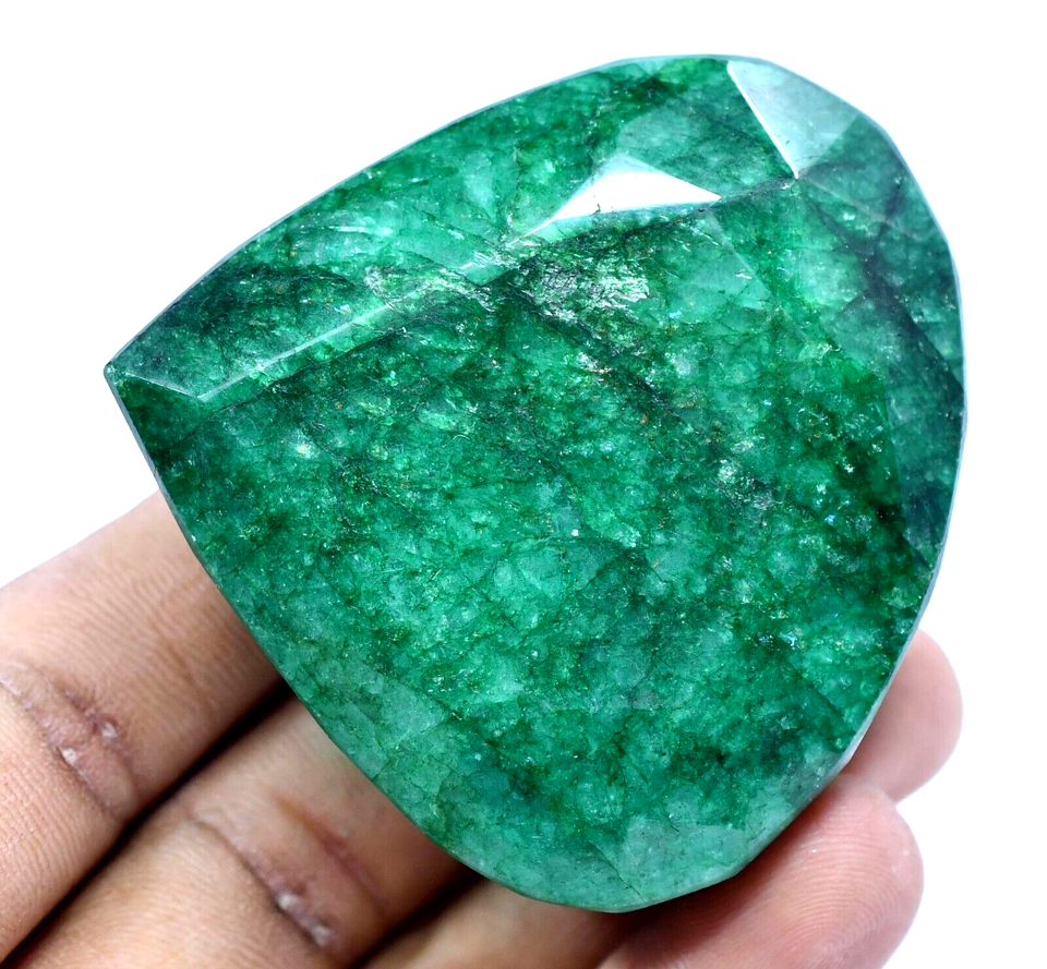 650.0 Ct Natural Huge Green Emerald Earth-Mined Certified Museum Use ...