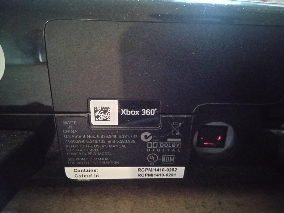 Xbox 360 S 250GB Console with three games, controller and more. Tested ...