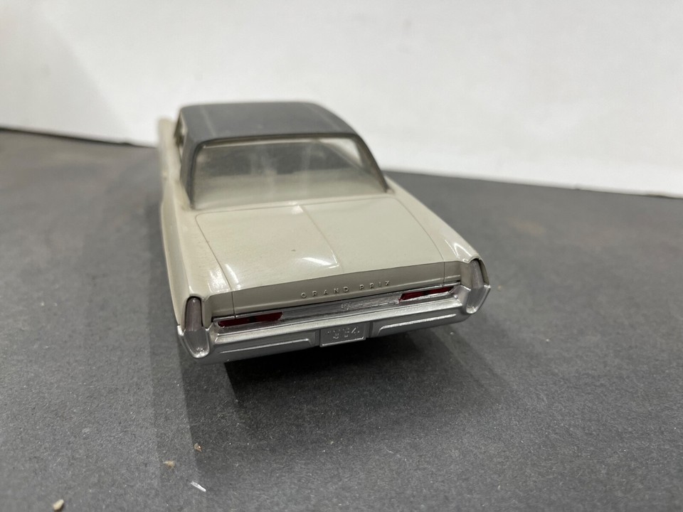 C3 amt 1964 Pontiac Grand Prix hardtop Promo Car Vintage 1/25 McM | eBay