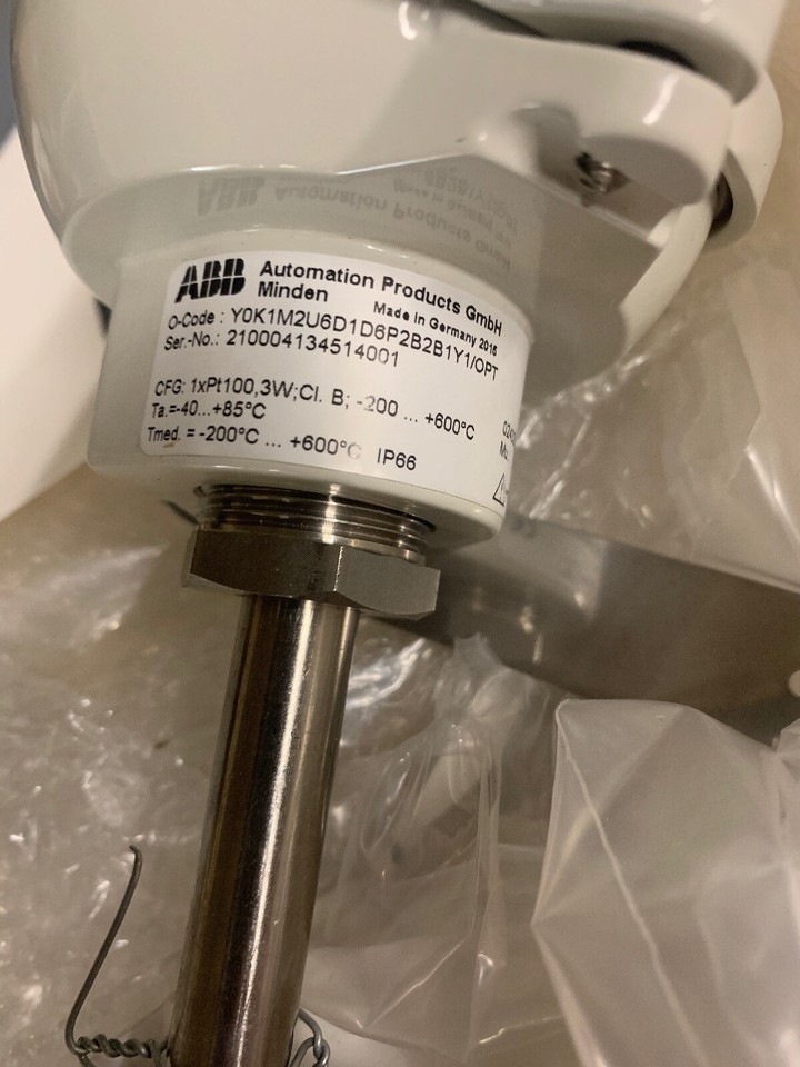 New ABB Temperature Probe Transmitter Y0K1M2U6D1D6P2B2B1Y1/OPT TSP111 ...