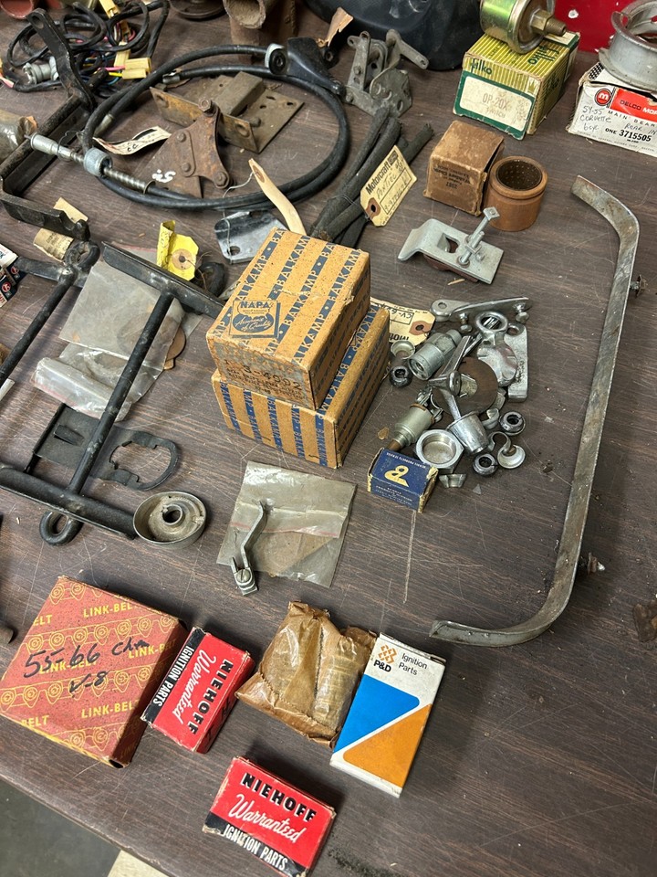 LOT OF VINTAGE 1940'S 1950'S 1960'S FORD CHEVY MOPAR CAR RAT ROD PARTS ...