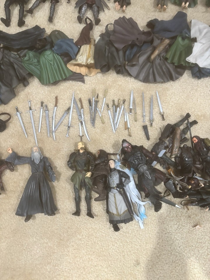 Lord of the rings LOTR toy biz huge collection of action figures and ...