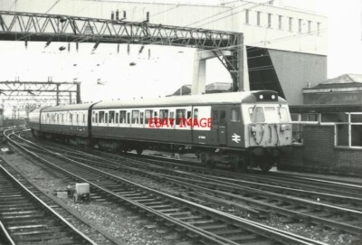 PHOTO CLASS 304 EMU NO304 040 (EX-040) IN BR RAIL BLUE AND GREY LIVERY ...