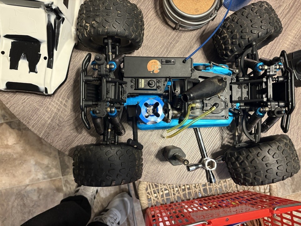 Redcat Racing Lightning STR-R 1/10 AWD Nitro Touring Car for Parts or ...