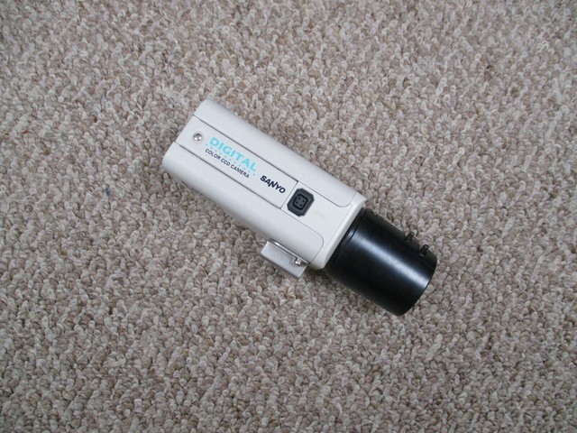 SANYO VCC-6574 COLOR CCD CAMERA 1/3" CCD HIGH RESOLUTION W/ LENS for ...