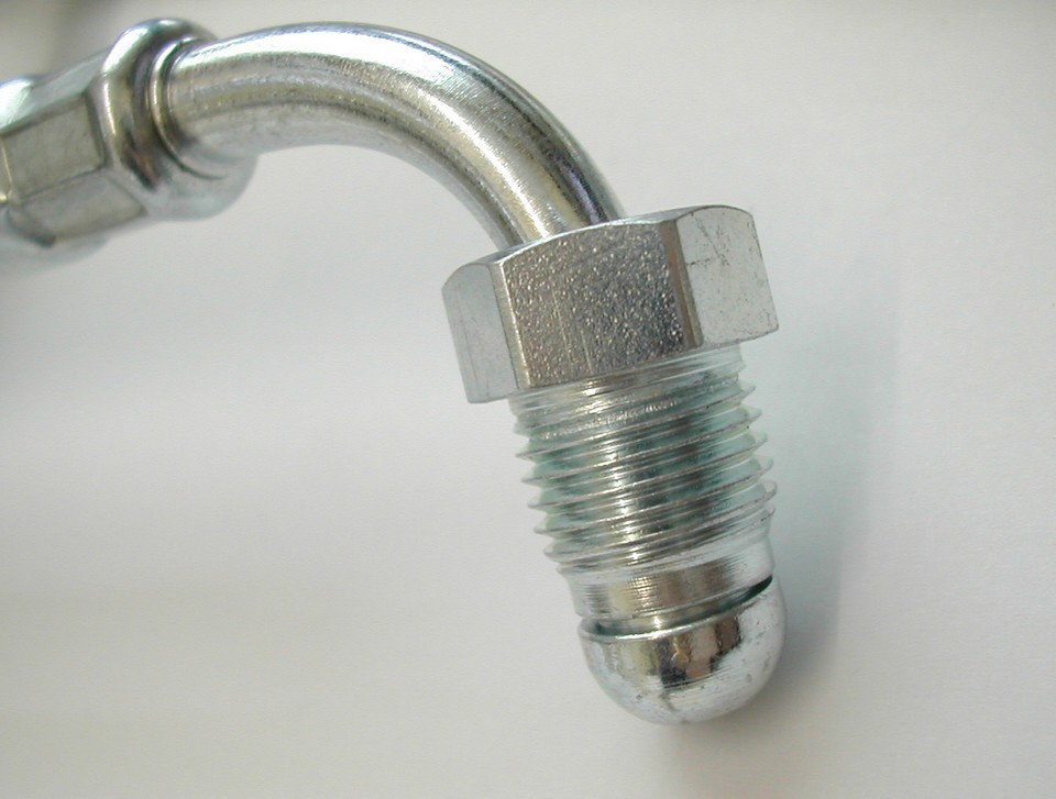 1/4" Male Elbow x 3/8" Female Flexible Heating Oil Line - Suits Riello ...