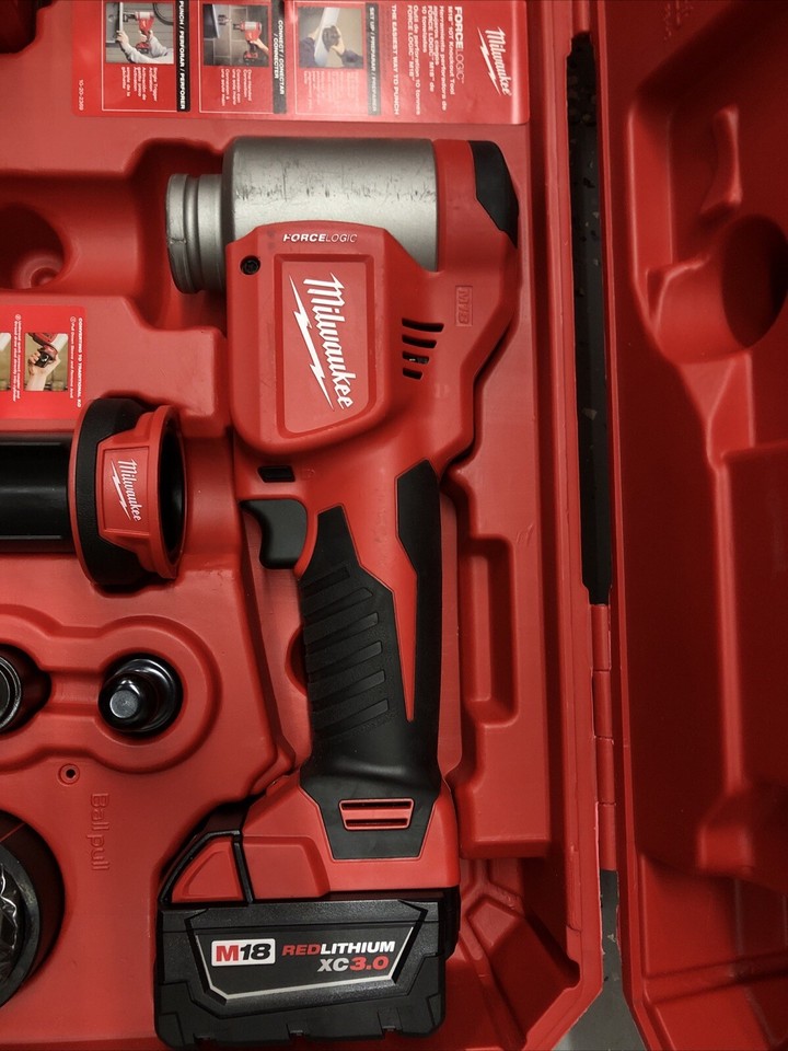 Milwaukee 2676-22 Force Logic M18 10-Ton Knockout Tool Kit - Red ...