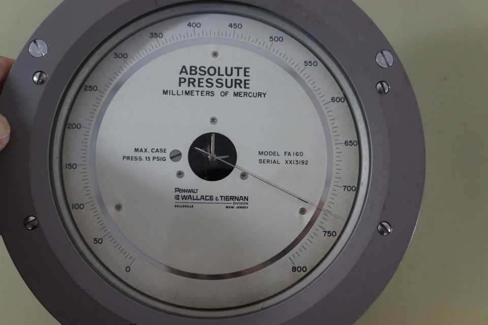 Pennwalt Wallace & Tiernan FA160 Absolute Pressure Gauge Meter , 0-800 ...