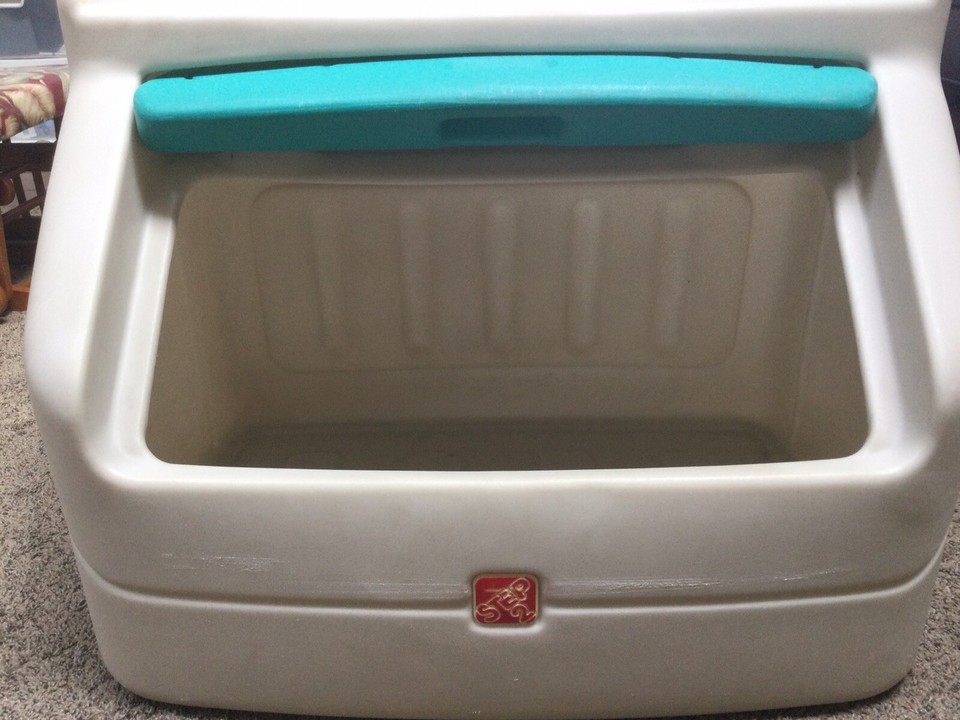 Vintage STEP 2 Toy Box Storage Chest w/ Blue Lid & Display Shelf ...