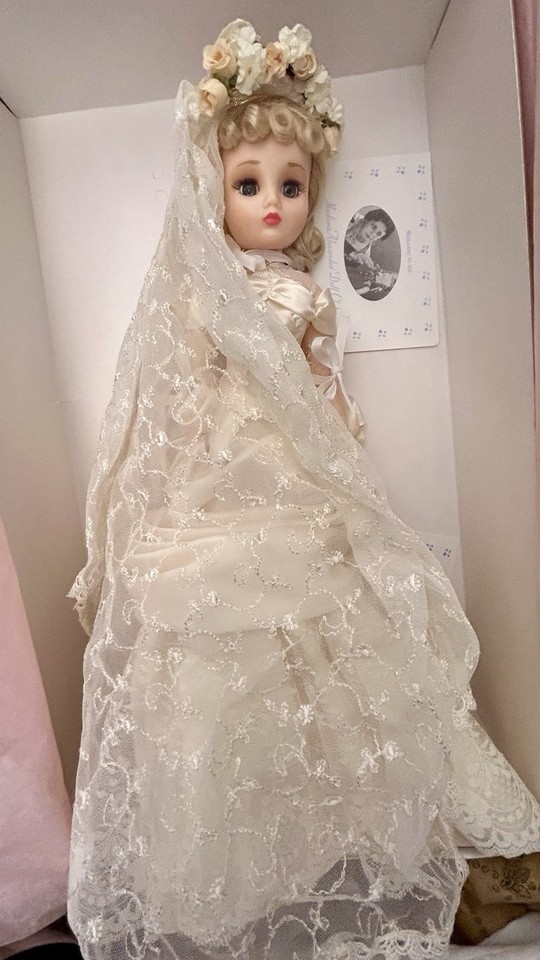 COLLECTORS!! 17” Vintage Madame Alexander Mystery Doll Deborah Bride ...