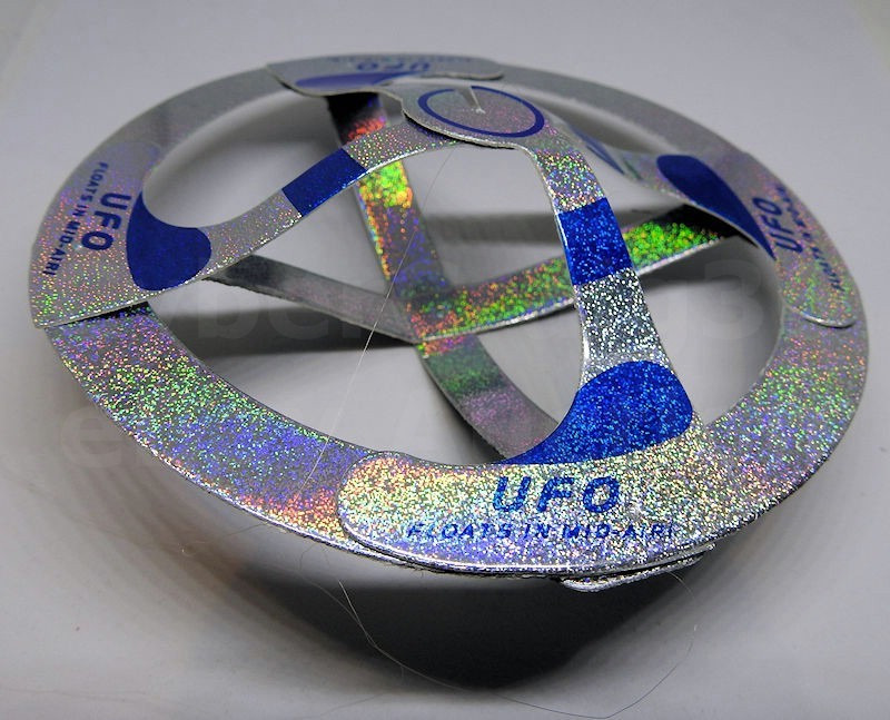 MAGIC FLYING SAUCER MYSTERY FLOATING UFO LEVITATING INVISIBLE THREAD ...