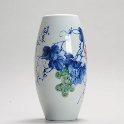 Vintage 20C Chinese porcelain PROC Liling Flower Grapes Vase China ...