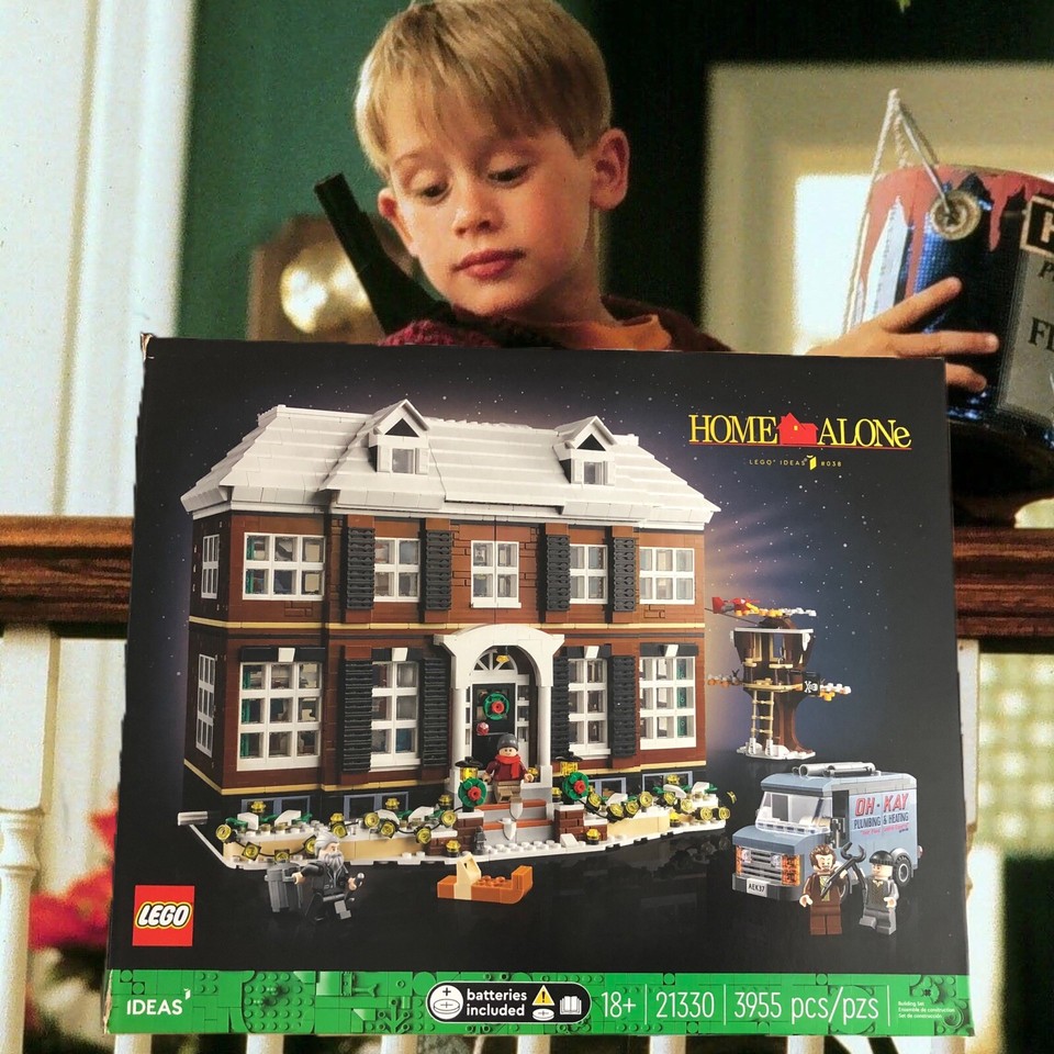Lego Home Alone House 3955 piece set signed by Macauley Culkin Beckett ...
