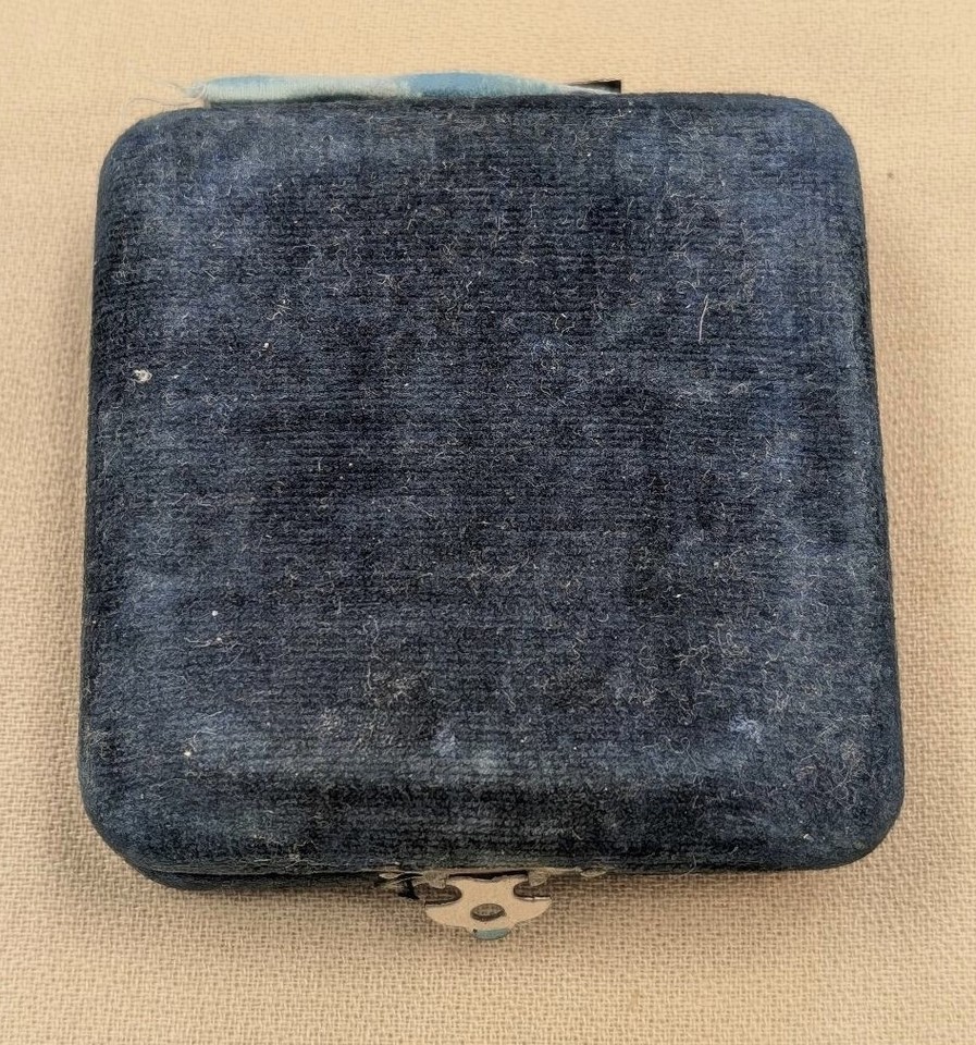 Japanese Medal ( Possibly Emperor Hirohito Birthday ?) In Case | eBay