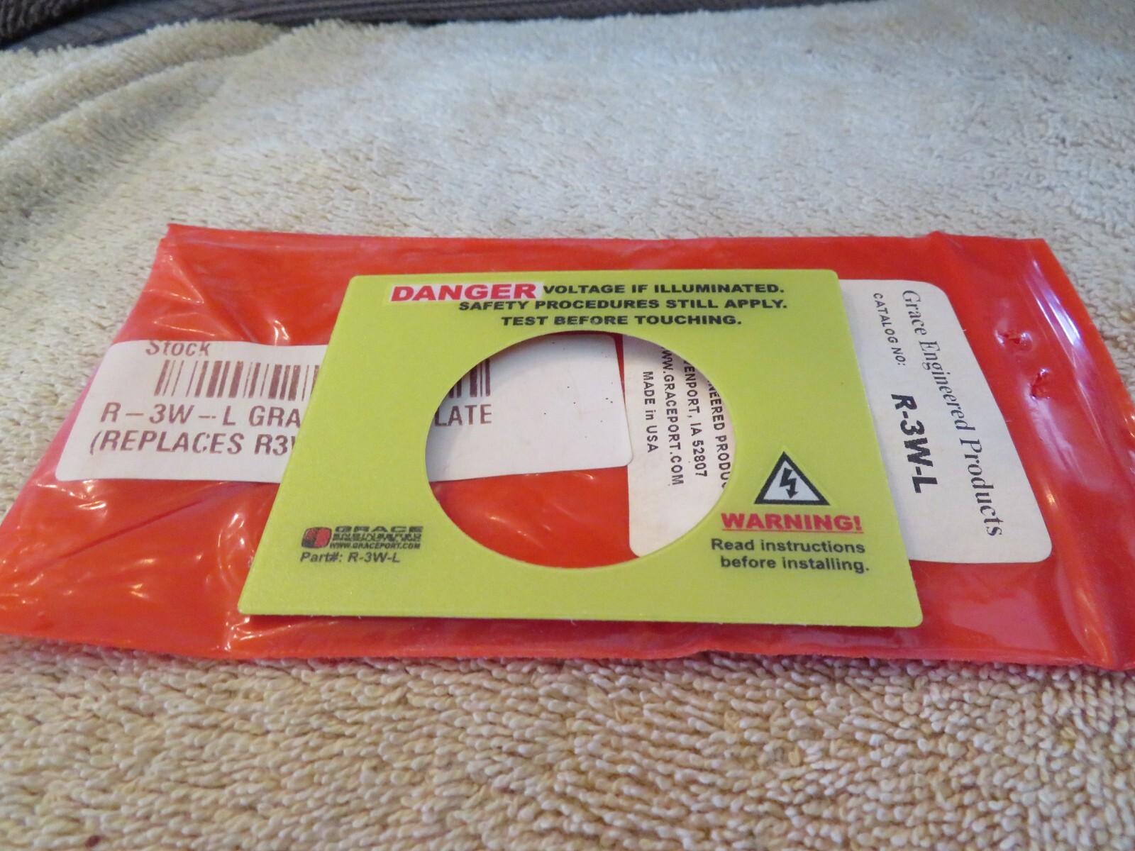 NEW GRACE ENGINEERED PRODUCTS R-3W-L VOLTAGE WARNING LABEL YELLOW | eBay
