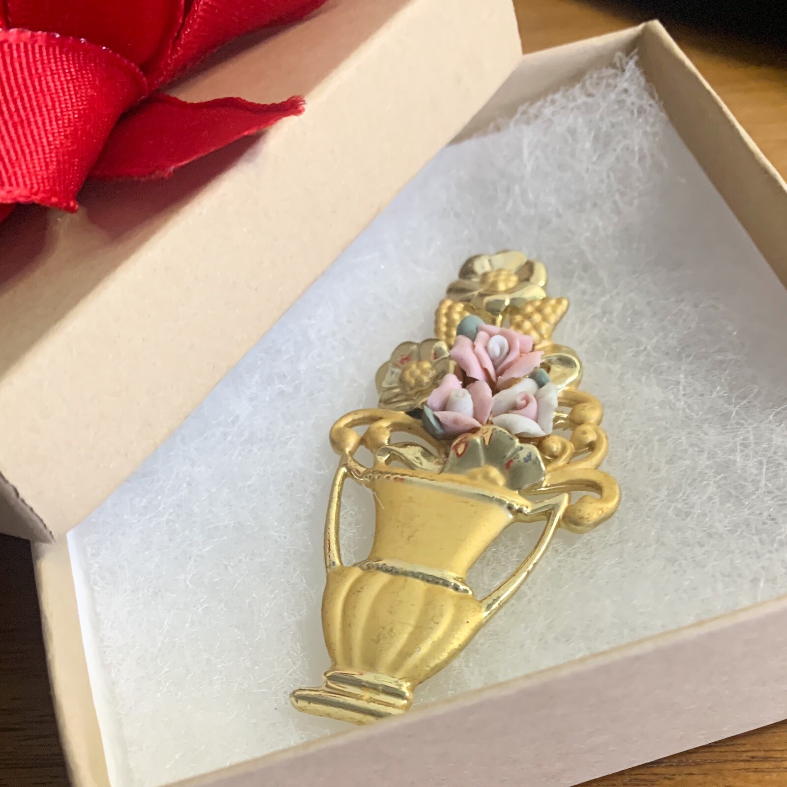 Vintage Enamel And Porcelain Flower Vase Brooch Pin - Gem