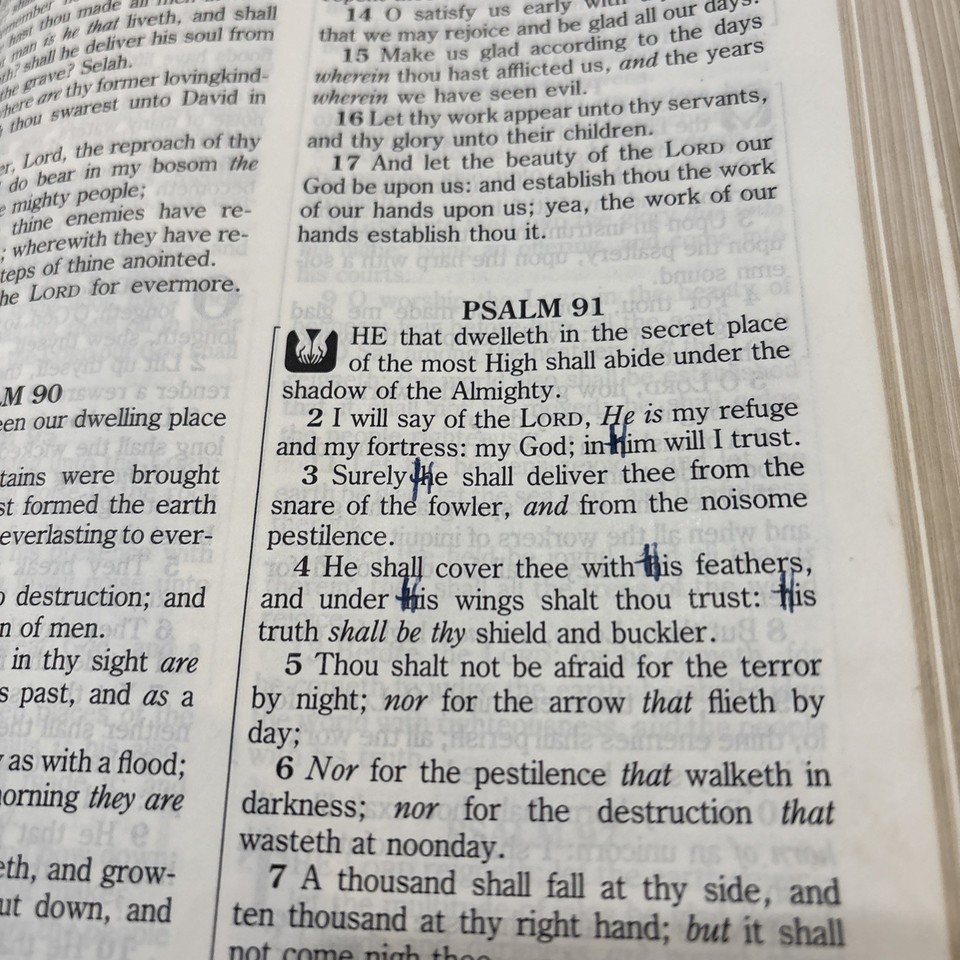 THE WORD Red Letter Study Bible, Black Bonded Leather 1990 DAMAGED | eBay