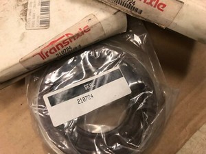 Genuine OEM Transaxle OIL SEAL Assembly 210724 Same as FREIGHTLINER ETN ...