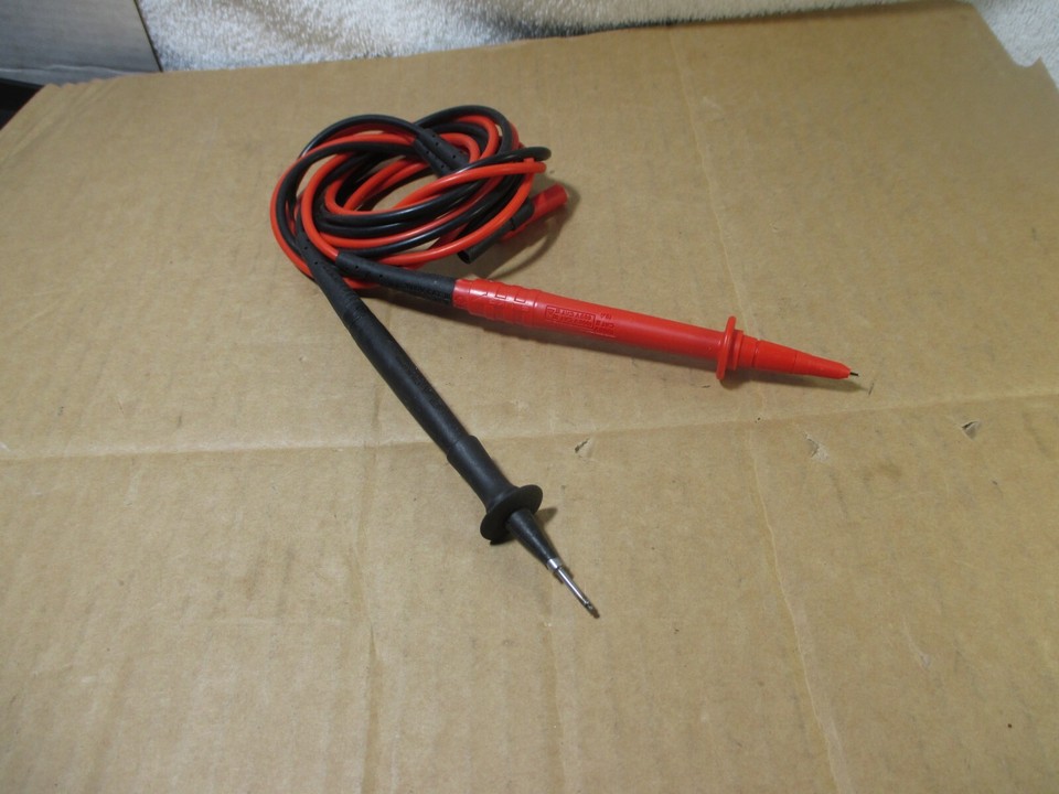 FLUKE 1507 INSULATION TESTER METER Multimeter W/ Leads, light scuffs on ...