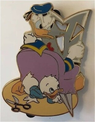 LE Disney Auctions PINS Angry Donald Duck Nephew Dewey Paper Airplane ...