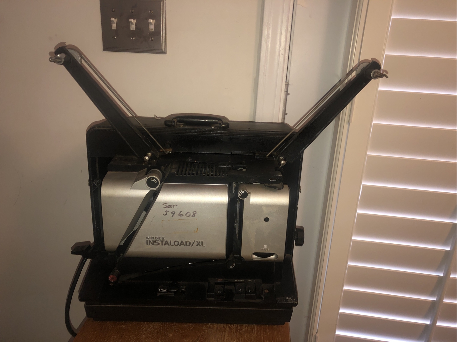 VINTAGE SINGER TELEX INSTALOAD XL 16MM PROJECTOR For Parts Or Repairs ...