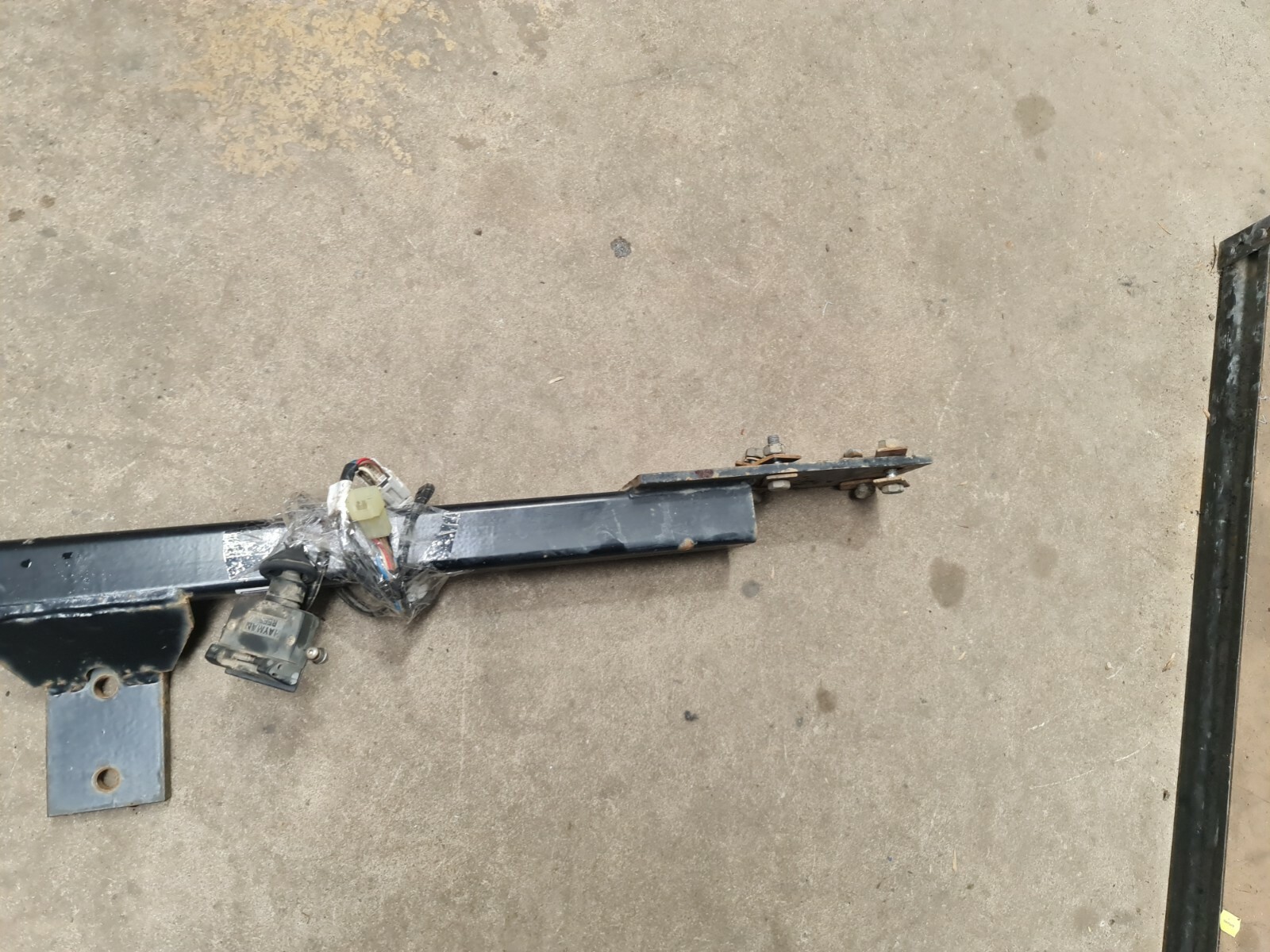 FORD FALCON WAGON BF HAYMAN REECE TOW BAR 1600 KG WITH WIRING , NUTS ...