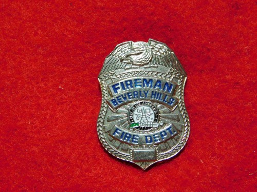VINTAGE FIREMAN FIREMEN MINI BADGE PIN BEVERLY HILLS CITY OF LOS ...