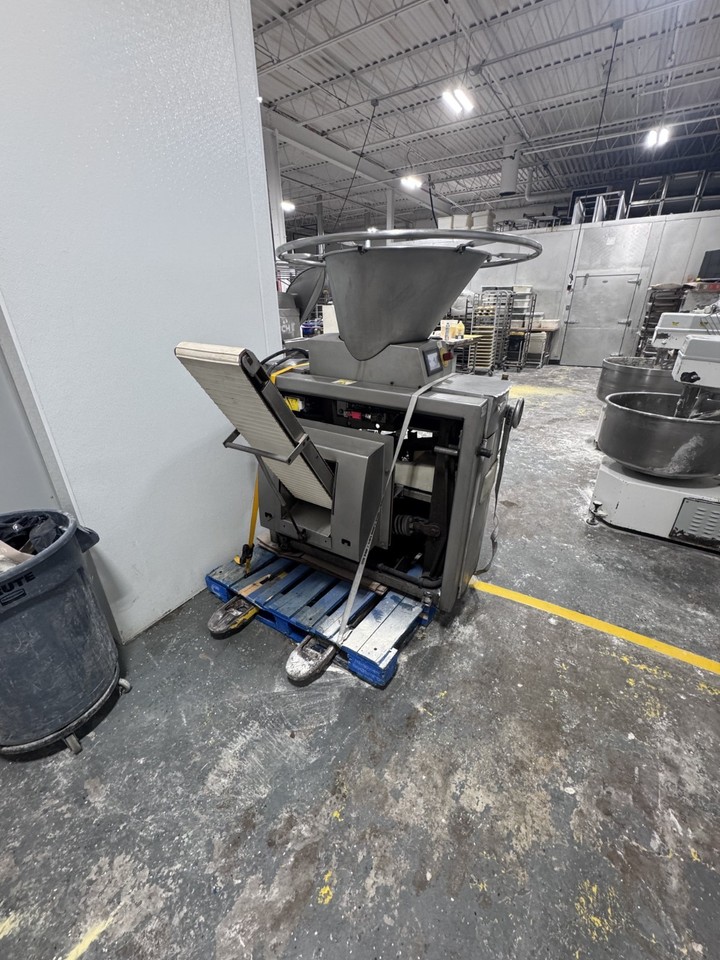 Automatic Dough Divider with Hopper & Conveyor – High Capacity – Needs ...