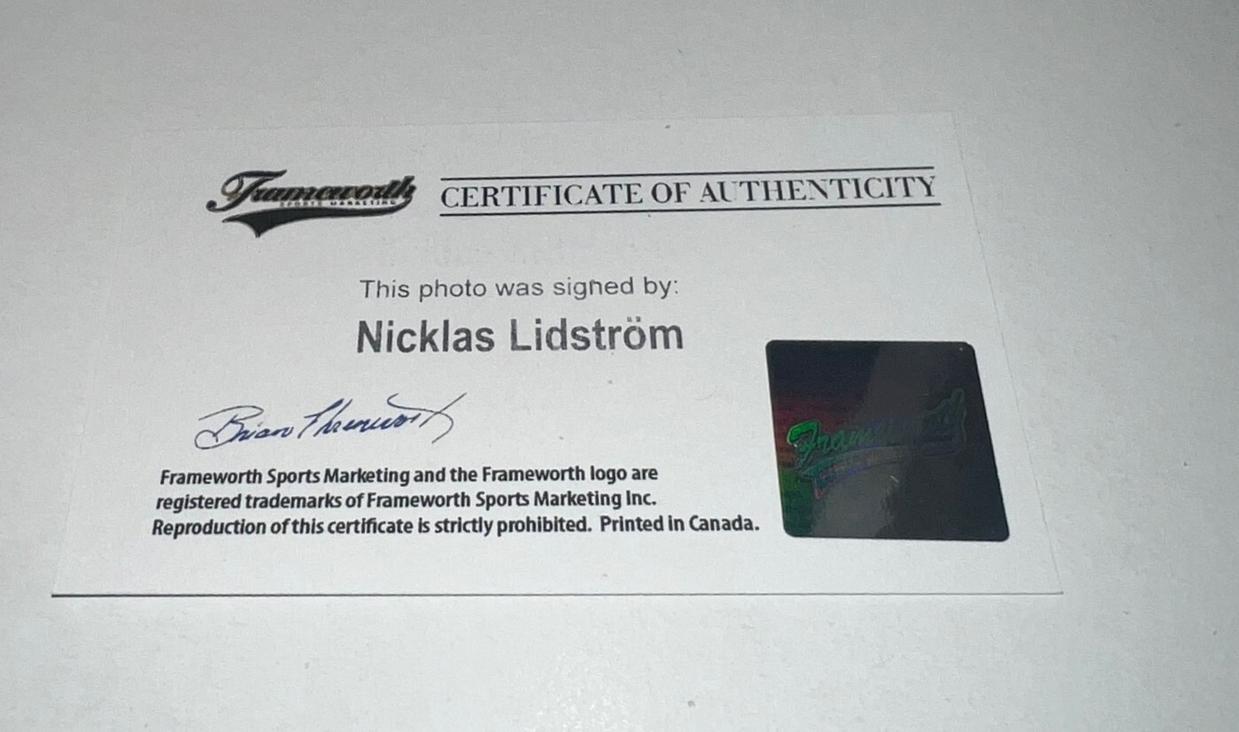 Nicklas Lidstrom signed Detroit Red Wings 8x10 photo autographed ...