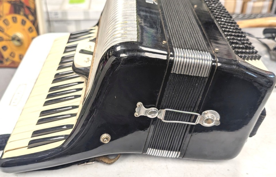 Lo Duca Bros Accordion Chuck Petite Console Milwaukee w/ Case ...