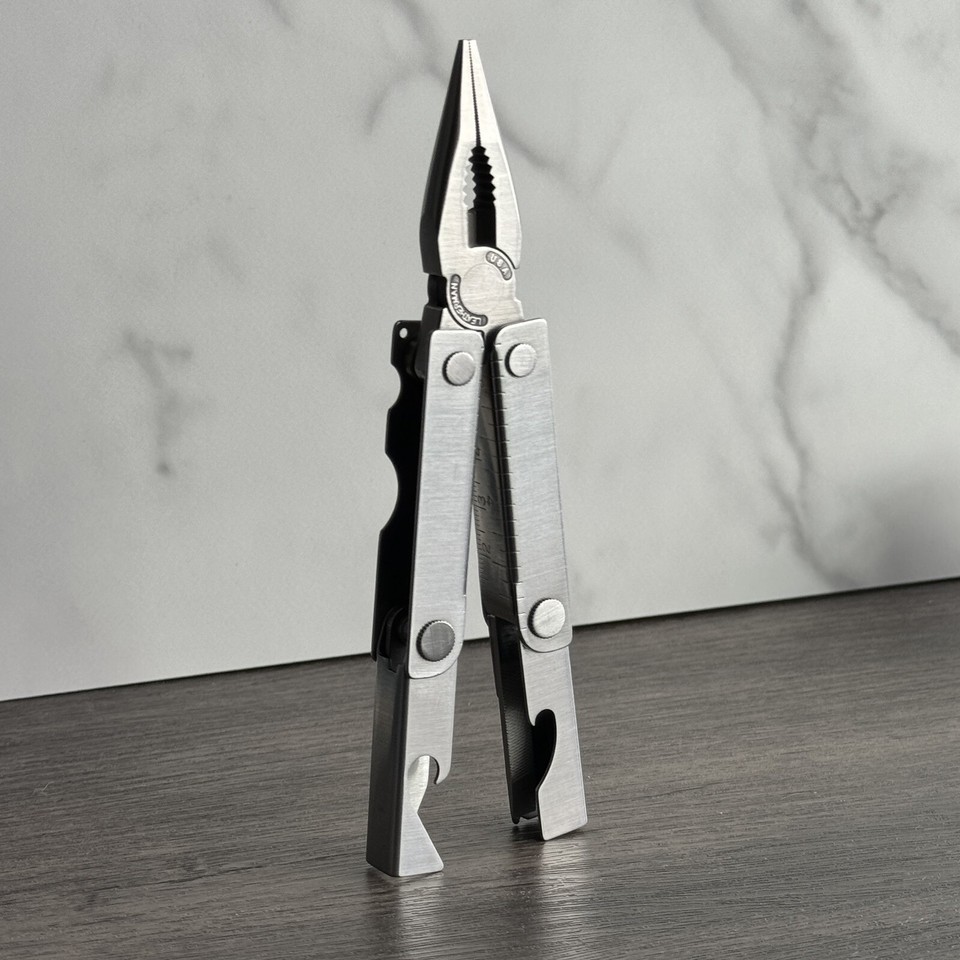 Leatherman MINI TOOL multitool. Variant w/US PAT 4744272 and Blank side ...