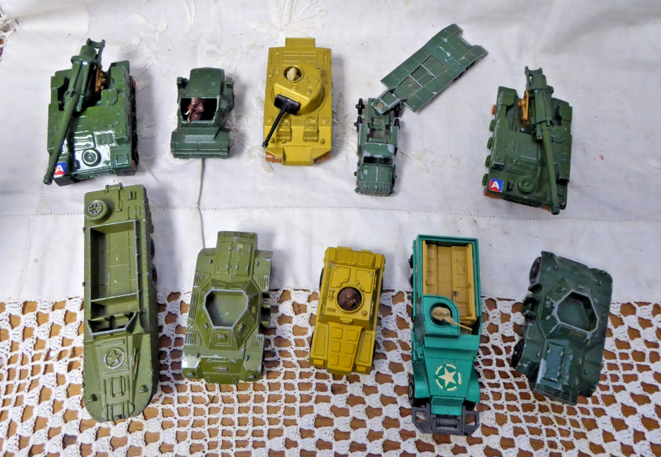 x10 Dinky Lesney Matchbox Battlekings Military Ferret Scout Army Tank ...