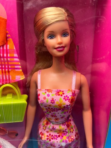 Barbie Weekend Style Doll Fashions & Accessory Gift Set 2001 Mattel ...