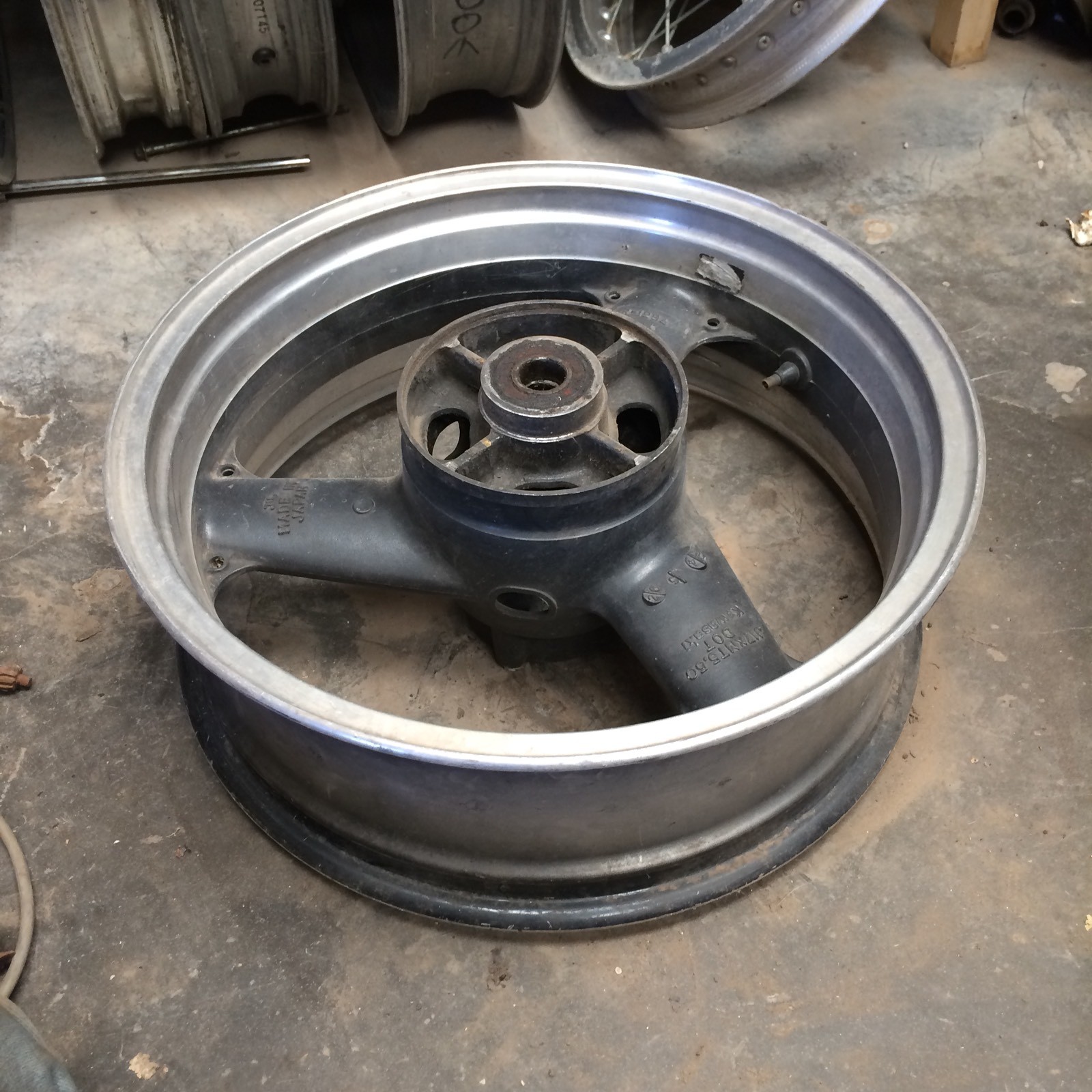 91 92 KAWASAKI NINJA ZX7 7R REAR BACK WHEEL RIM ZX7R 17 X 5.50 750 ...