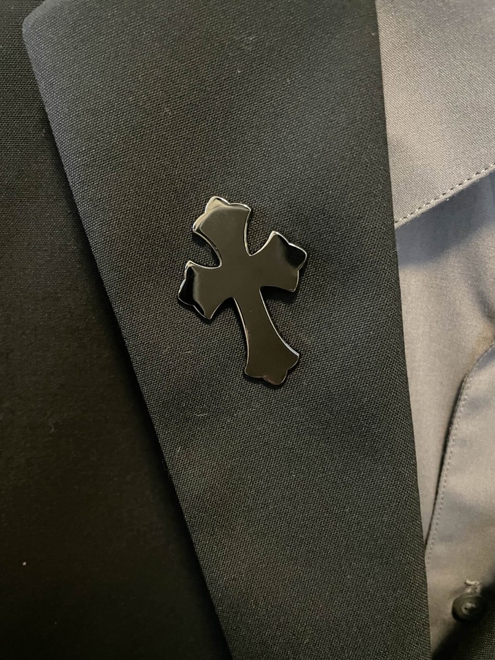 Vintage Chrome Heart Iron Cross Pin Badge, Lapel Pin - Dark Grey/Black ...