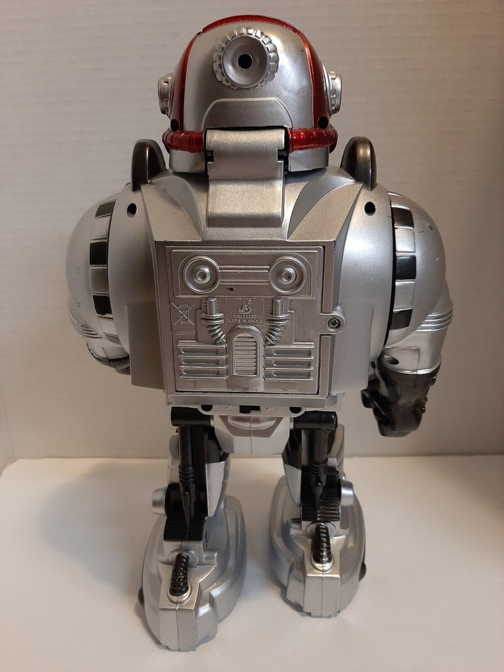 Pathfinder Programmable Robot Action Toy Talks Walks Shoots disc, Used ...