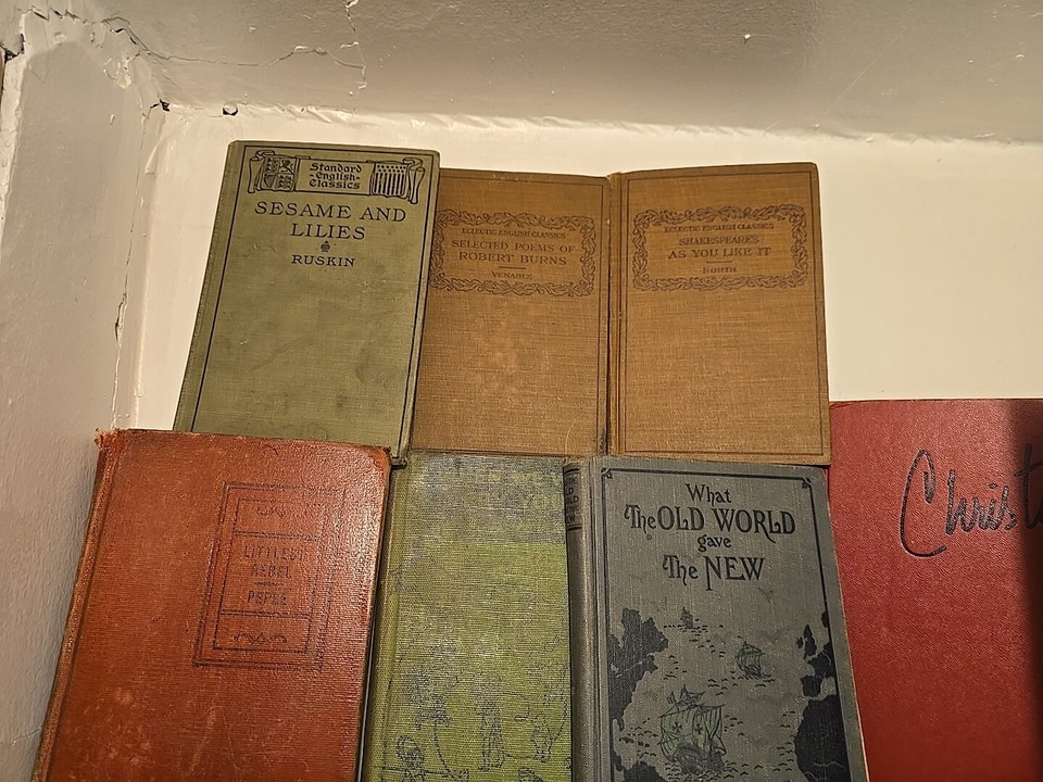 📚 Lot of 5 Old Vintage Hardcover Books Timeless Library Decor - FREE ...