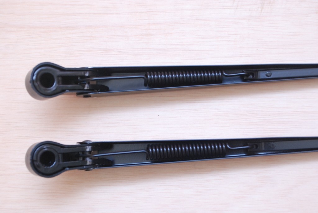 MITSUBISHI FUSO CANTER FE110 FE111 FE211 WINDSHIELD WIPER ARM PAIR (RHD ...