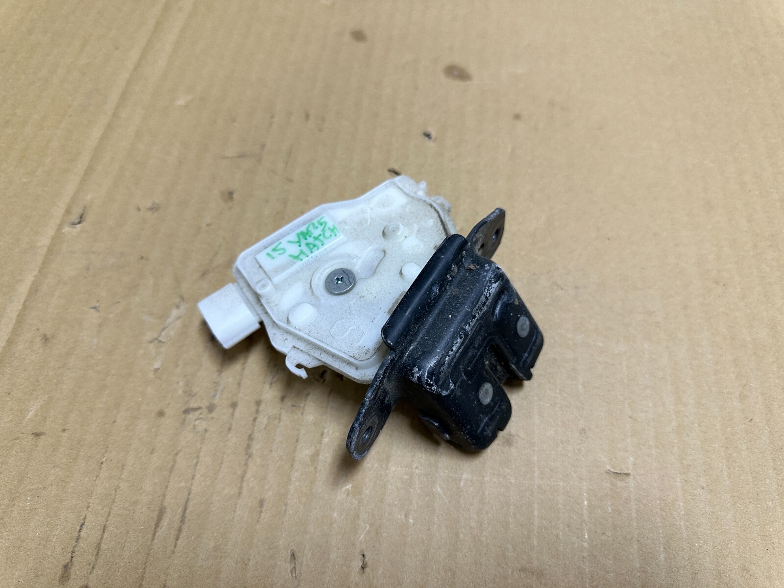 2014-2019 Toyota Yaris Hatchback Trunk Lock Actuator 1.5L 69350-02090 ...
