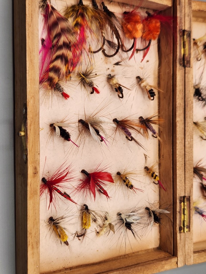 Vintage 1950s Sakura Brand Wooden Fly Fishing Box - 52 Japanese Hand ...