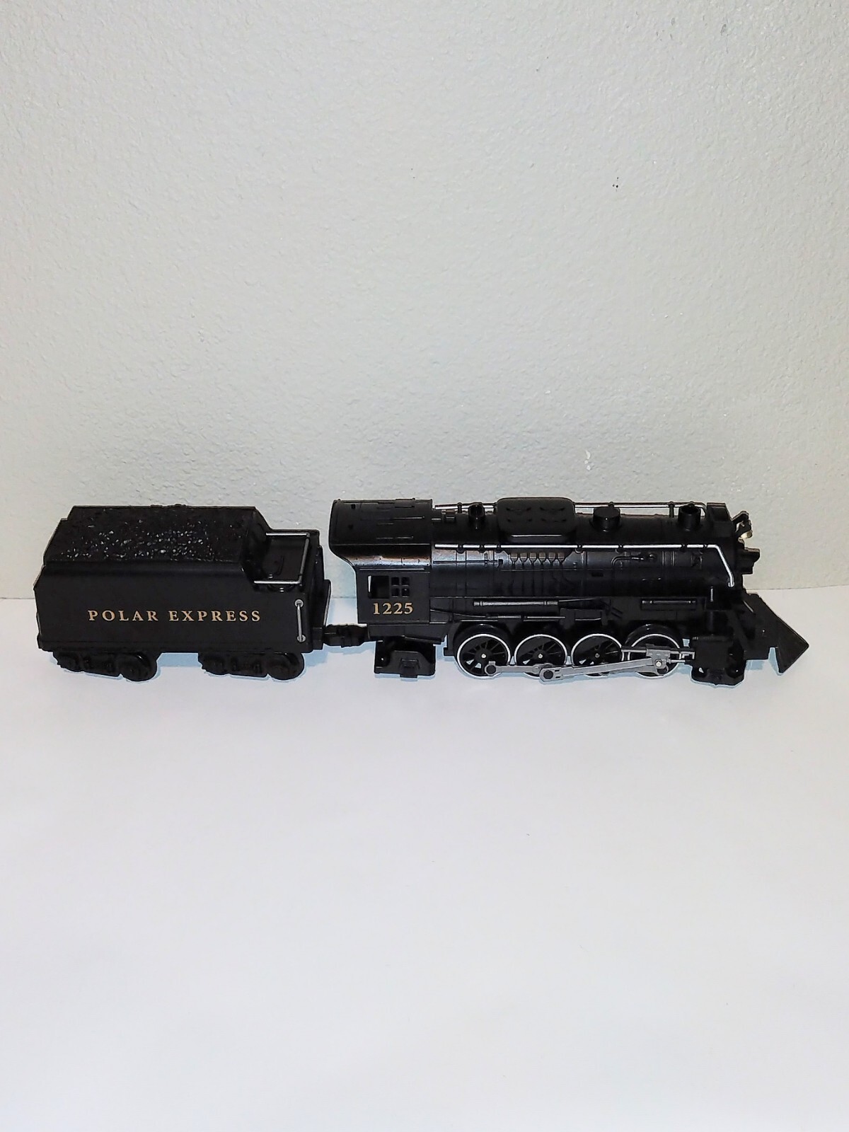 Lionel Conventional 1225 Polar Express S07 Engine and Tender for sale ...