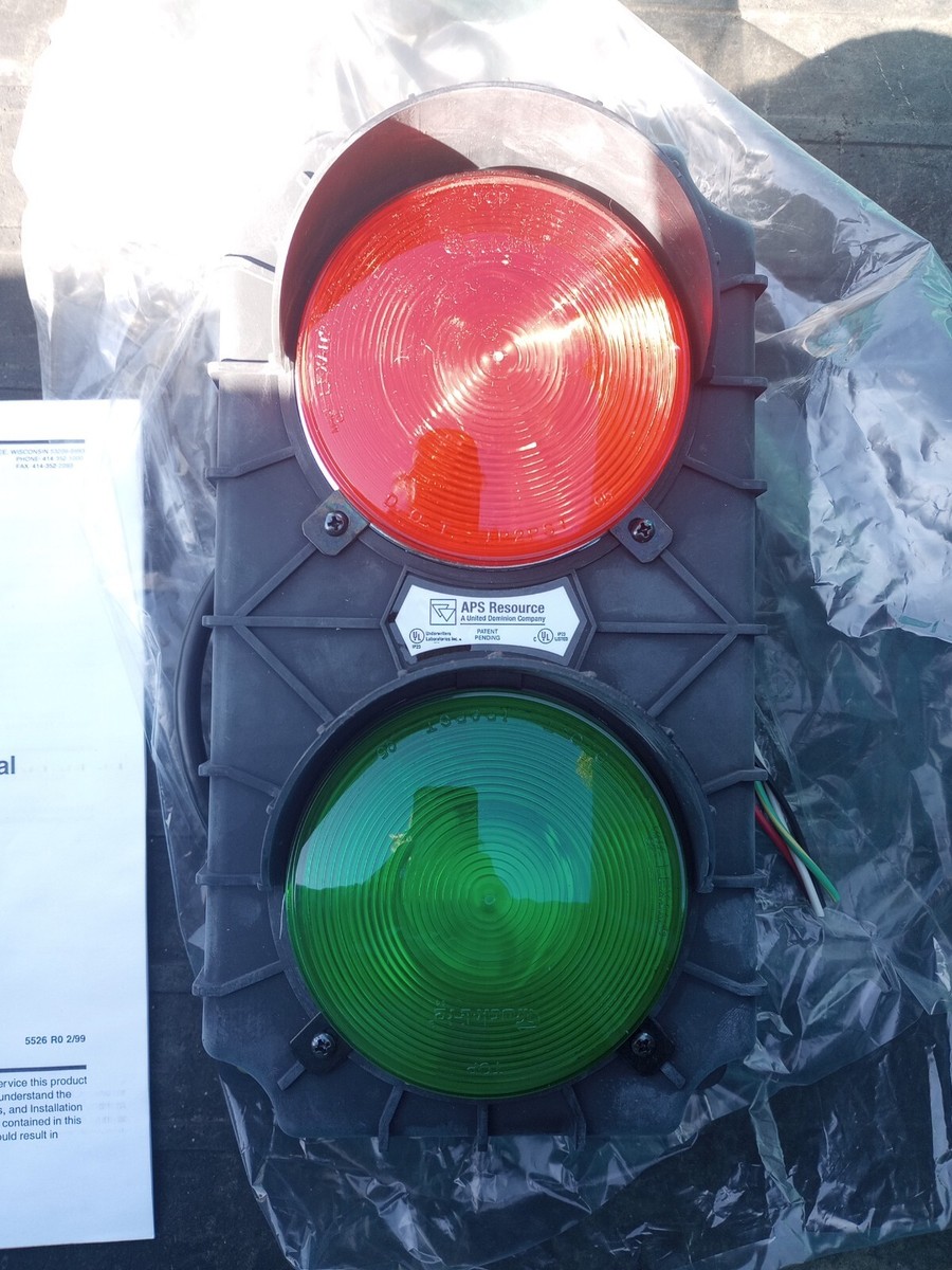 Red And Green Dock Lights Dock Traffic Lights