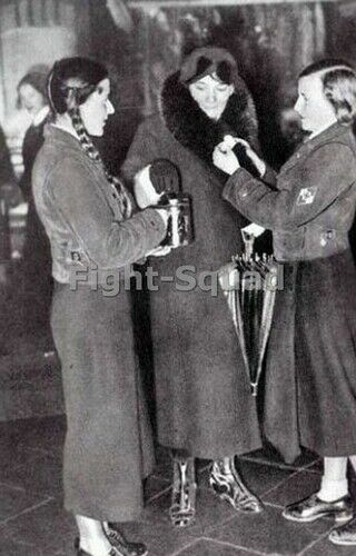 WW2 Picture Photo BDM Young women Bund Deutscher Mädel League German ...
